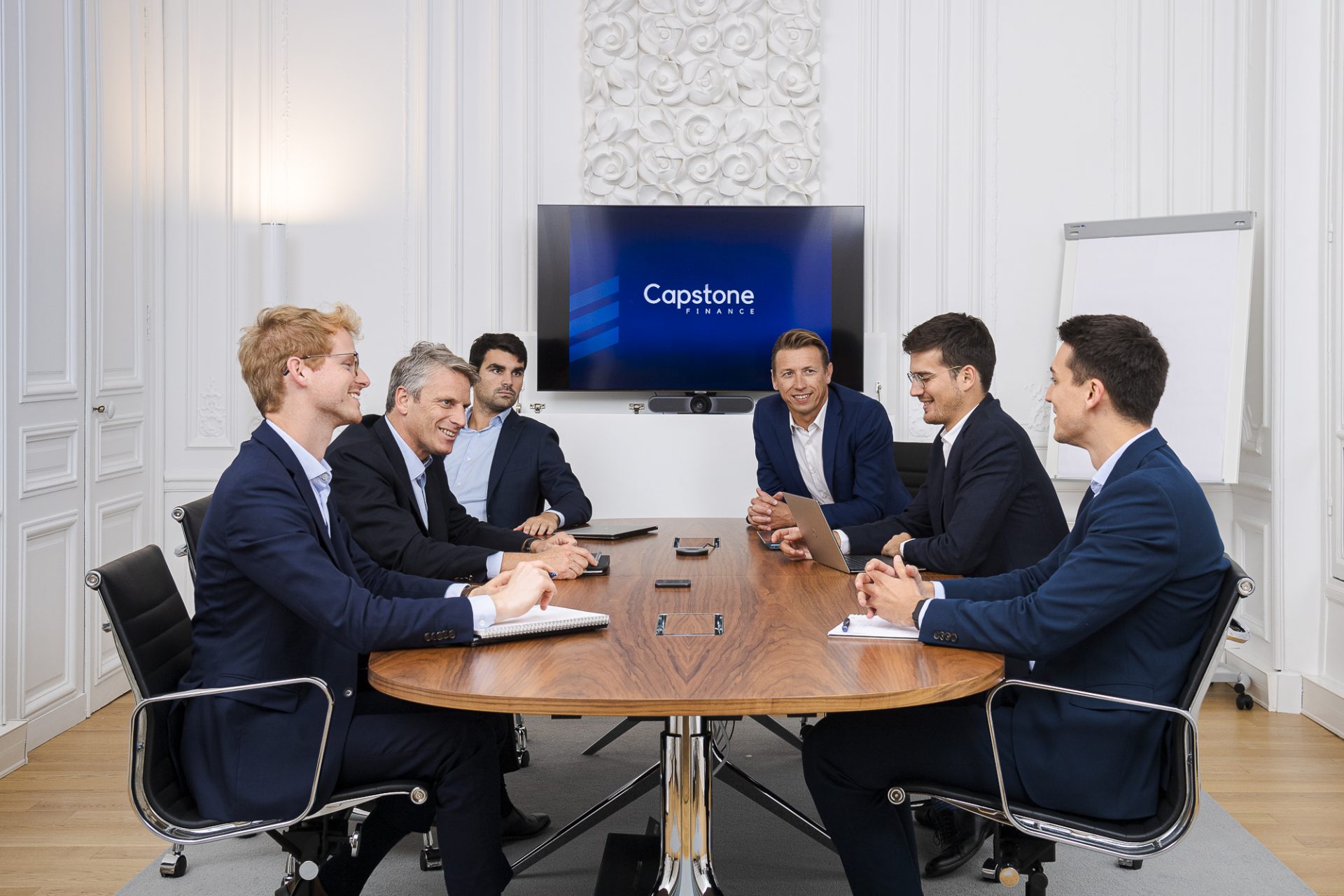 Equipe - CAPSTONE Finance